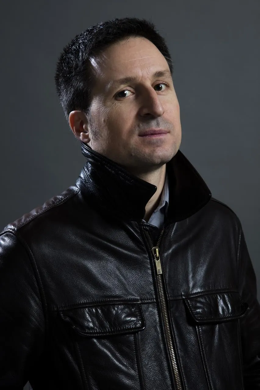 Le livre du jour. « Collapsus » : Thomas Bronnec met du noir dans le ...