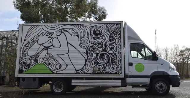 À Tessy-Bocage en Normandie, un camion plein d’expos et d’ateliers ...