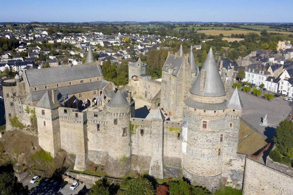 Châteaux, musée, ville close… Quatre lieux à ne pas manquer pour ...