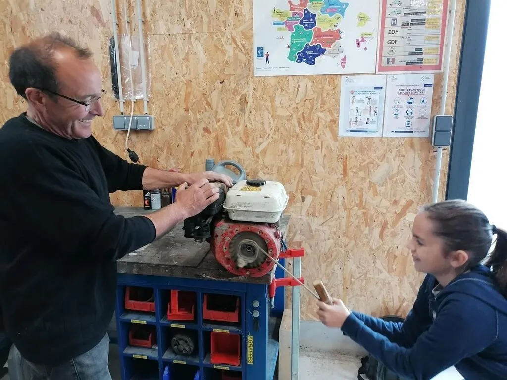 A Férel, la mécanique captive les jeunes apprentis de l’Outil en main - Vannes.maville.com