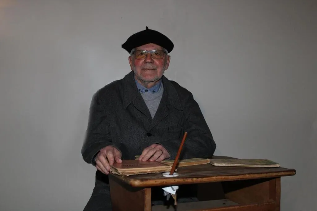 Rue du livre à Torigny-les-Villes : Daniel Lesage raconte l’école d ...