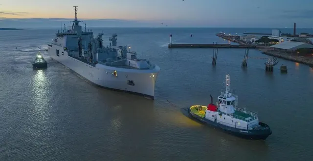 Le Jacques-Chevallier a pu s’extirper du port de Saint-Nazaire dans la ...