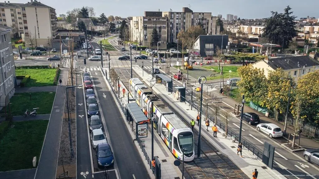 EN IMAGES. À Angers, le premier aller-retour du tramway dans le ...