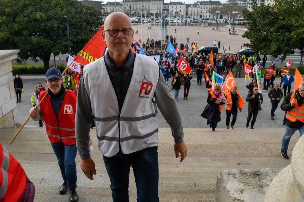 Le conflit entre les agents territoriaux et la ville d’Angers se ...