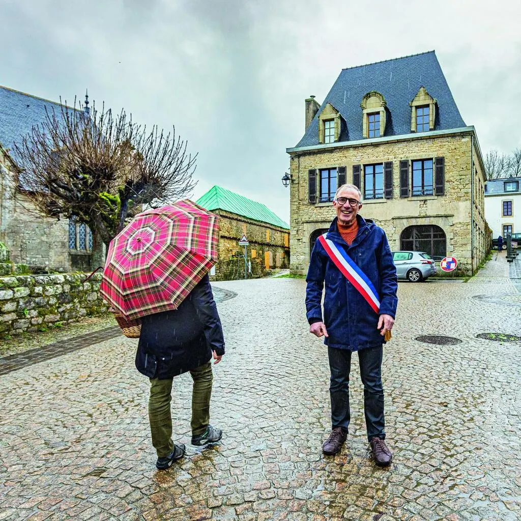 REPORTAGE. Ils se battent pour faire vivre le village du Juch, dans le ...