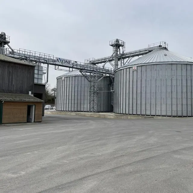 Agriculture. Dans le Bocage ornais, Axone collecte 120 000 tonnes de ...