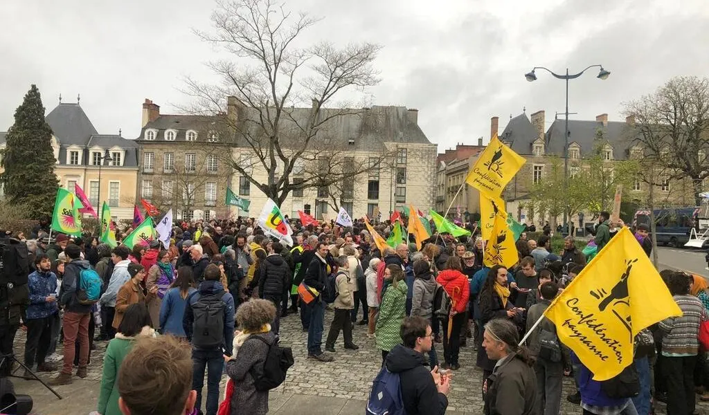 Environ 300 personnes rassemblées à Rennes contre les violences ...