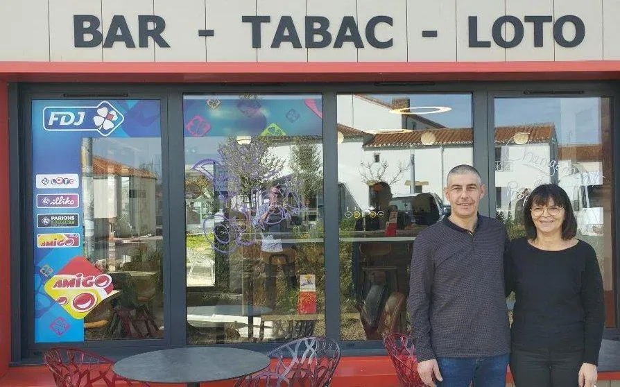 Saint-Julien-des-Landes. Le bar-tabac Le Saint-Julien a changé de ...
