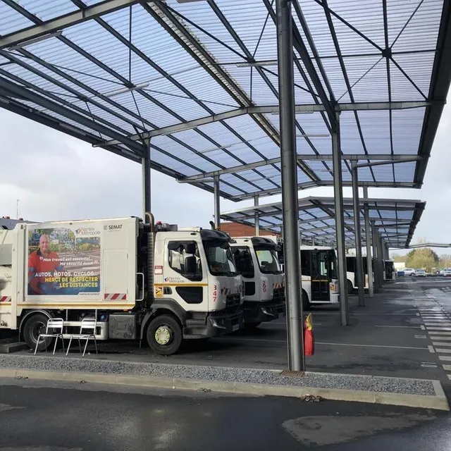 Retraites. Incinérateurs bloqués à Nantes : les forces de l’ordre font ...