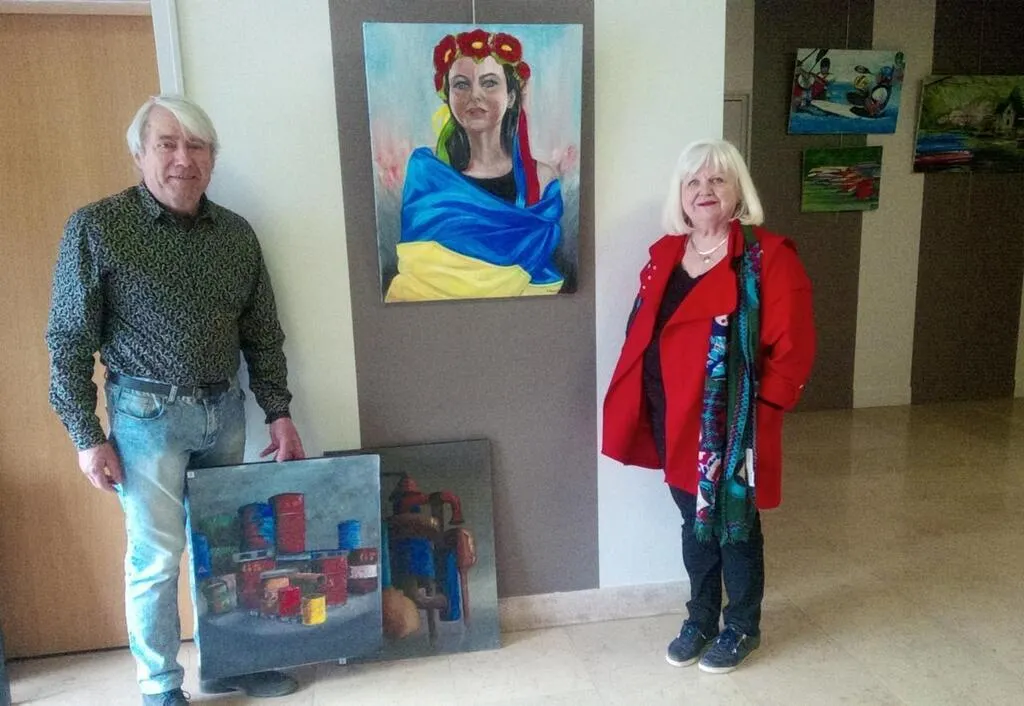 Condé-sur-Vire. Deux peintres exposent dans la galerie du hall ...