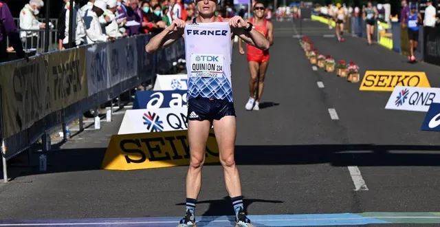 Marathon de Paris. Aurélien Quinion, un marcheur dans le peloton des ...