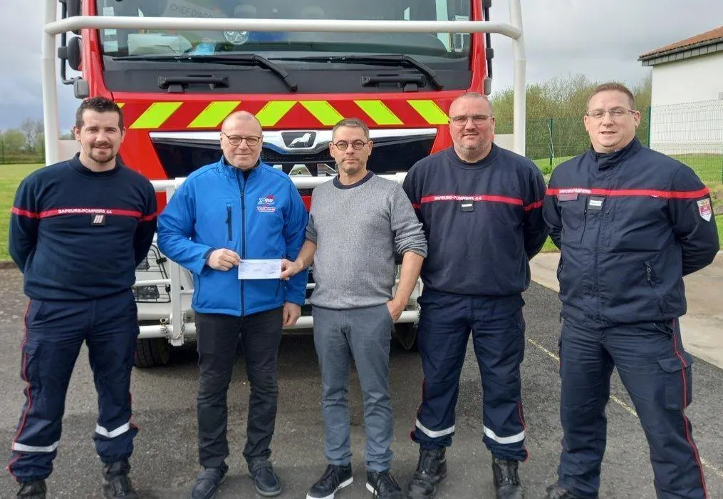 Vallet. Un don de 2 005 € aux pupilles des pompiers - Nantes.maville.com