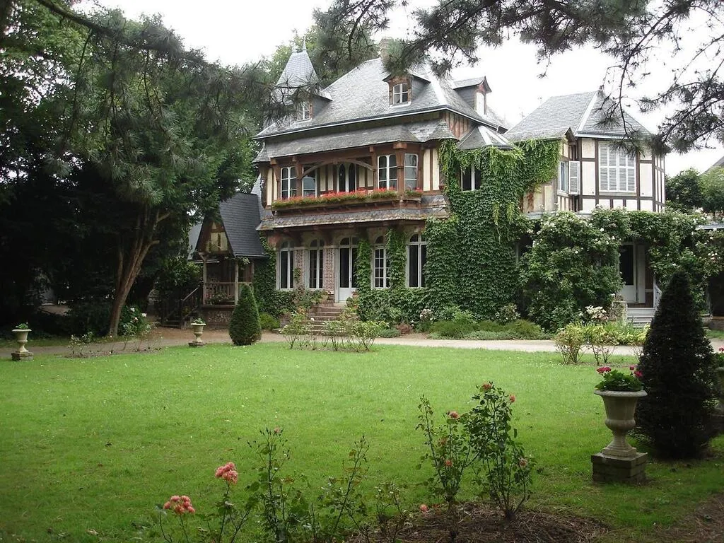De la maison d’Arsène Lupin à la grotte : quatre lieux pour découvrir les légendes - Saint-Lô ...