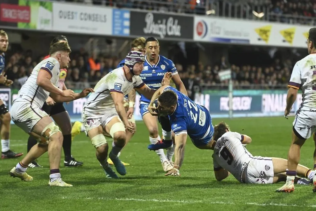 RC Vannes. Michaël Ruru, parti pour rester - Vannes.maville.com