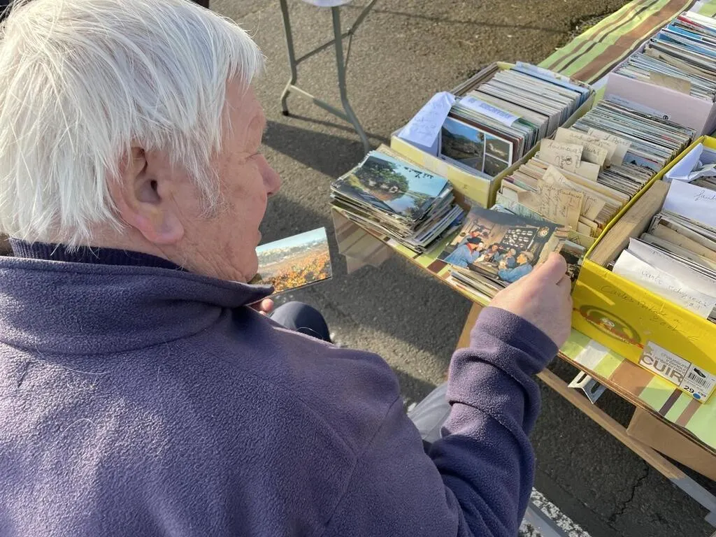 Marché aux puces : à Bayeux, ils cultivent l’art de chiner au petit matin - Caen.maville.com