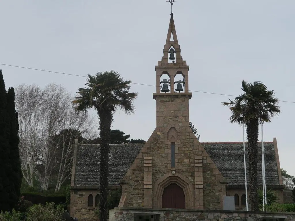 Ploubazlanec. L’église de Loguivy, œuvre d’un des Seiz Breur - Saint-Brieuc.maville.com