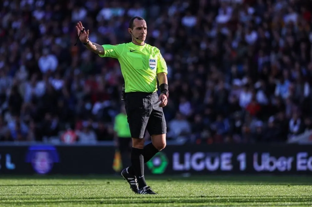 Coupe de France. L’arbitre de la finale entre le FC Nantes et le ...