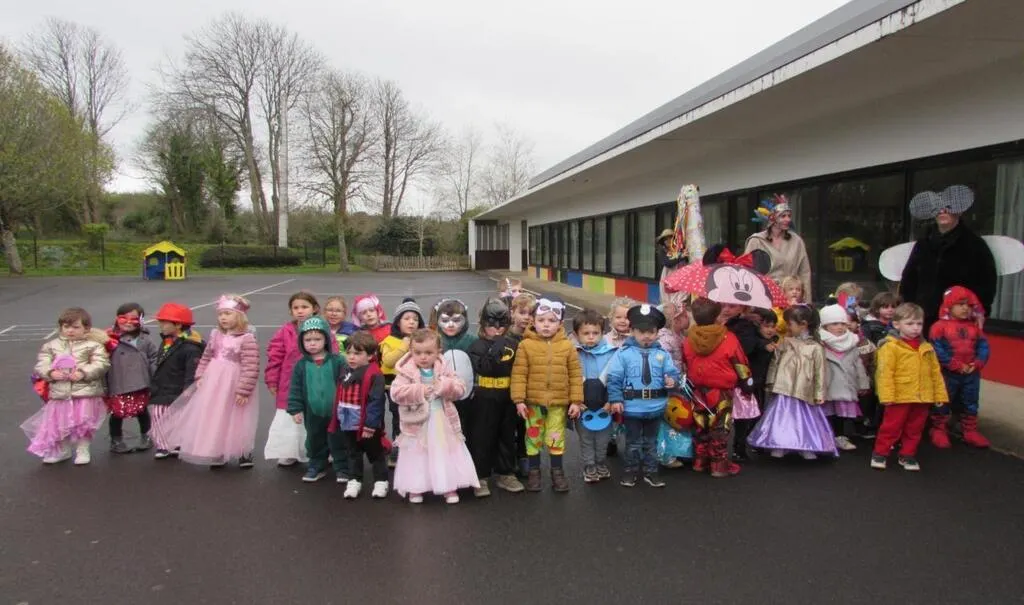 Saint-Quay-Perros. Les élèves font leur carnaval dans les rues de la commune - Lannion-Perros ...