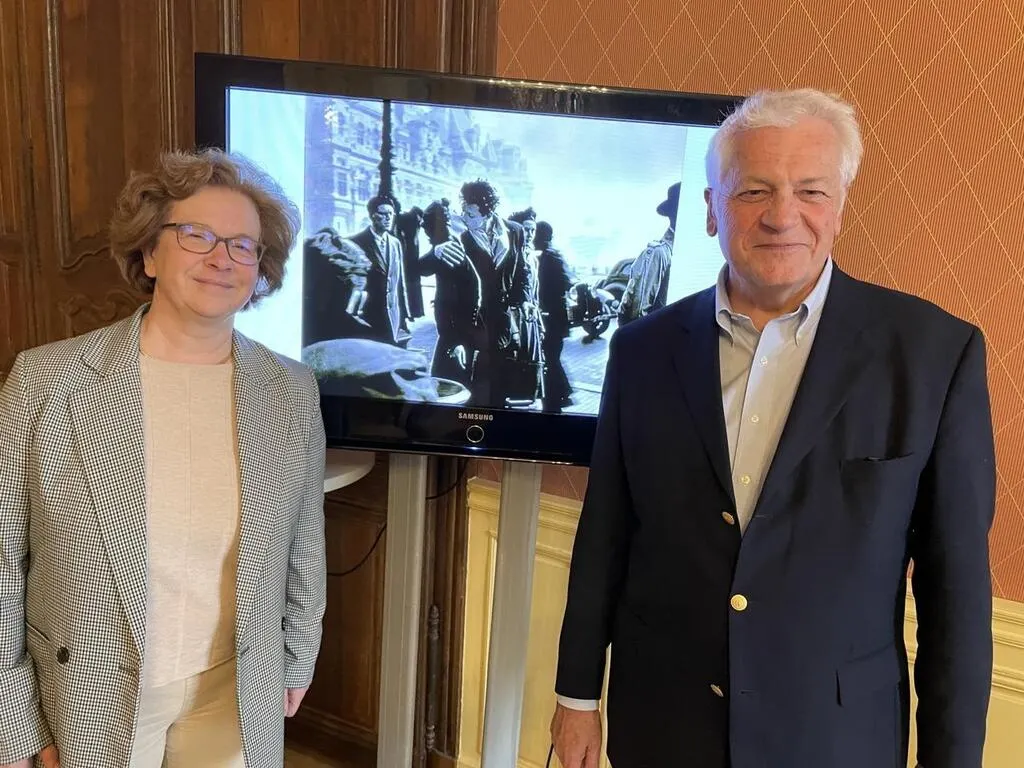 Caen. Rétrospective Robert Doisneau cet été à l’hôtel de ville : le XXe siècle en 88 - Caen ...