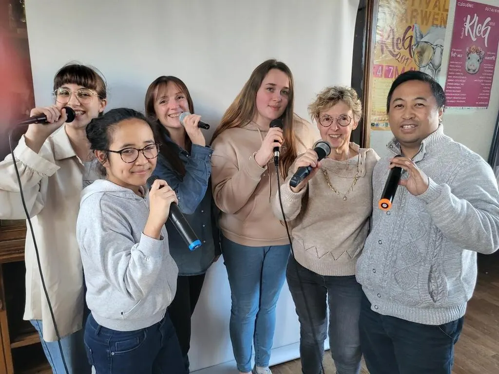 Le concours de karaoké attire à Loudéac des candidats de la France ...