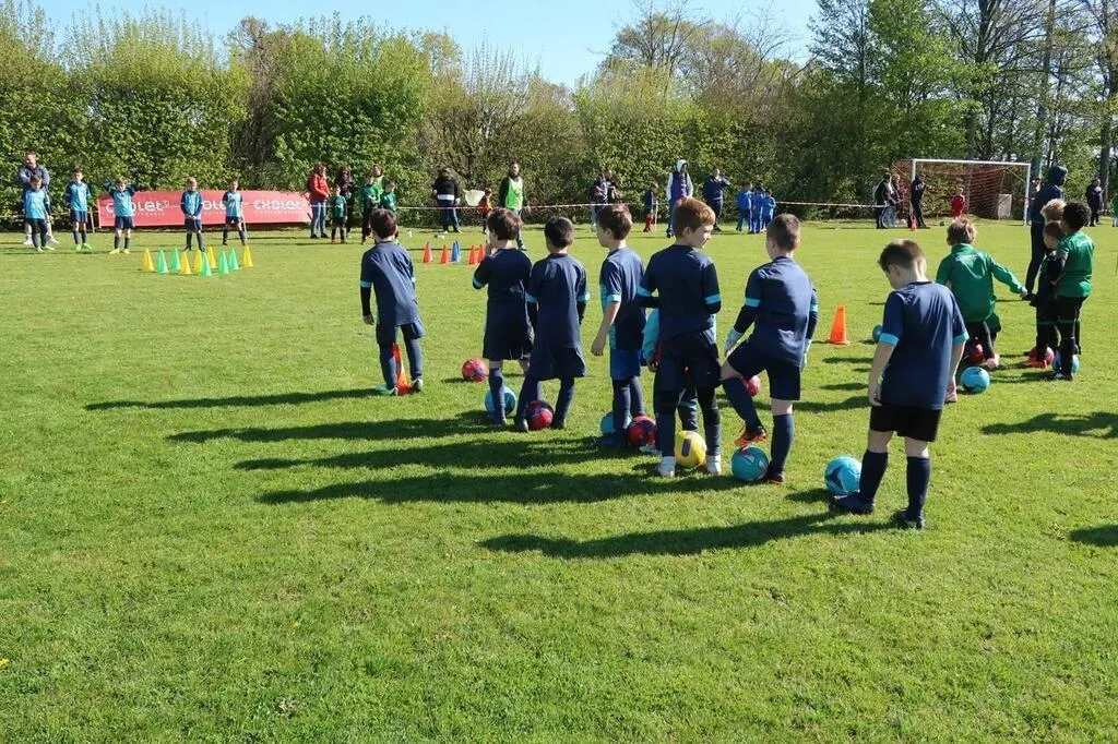 Près de 800 jeunes footballeurs au tournoi des As du Cholet Football ...