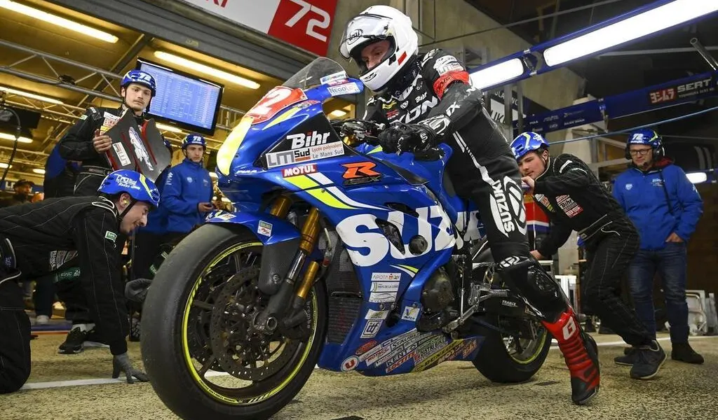 24 Heures Motos. La Suzuki n°72 du Junior Team Le Mans Sud a signé l’autre belle remontée ...