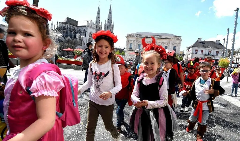 Cholet. Près d’un millier de bambins ont défilé et dansé au carnaval des enfants - Angers ...