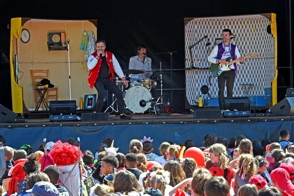 Cholet. Près d’un millier de bambins ont défilé et dansé au carnaval des enfants - Angers ...
