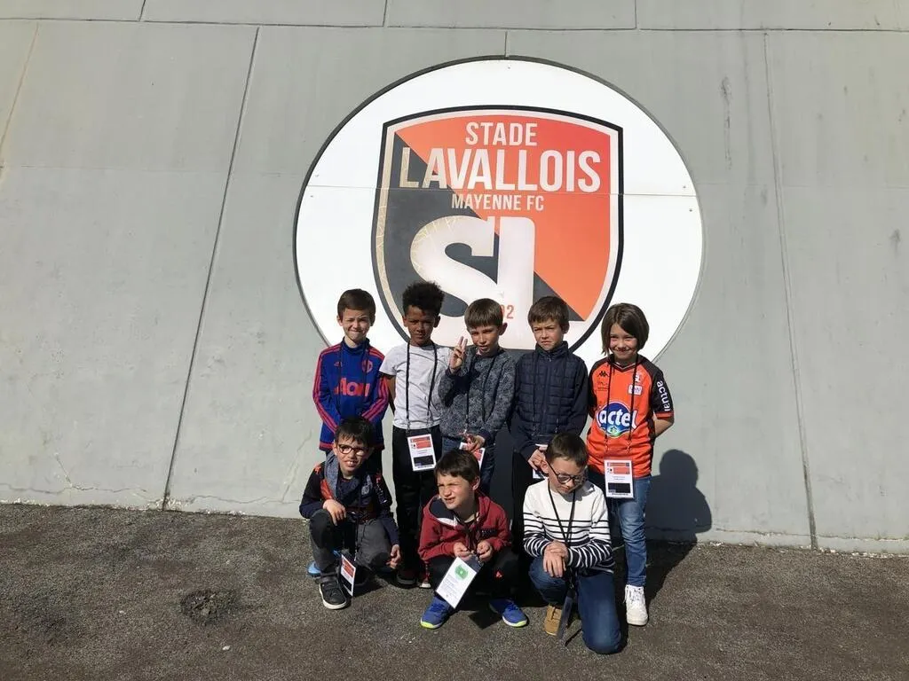 Laval. Un moment festif pour les jeunes supporters au Stade Francis-le-Basser . Sport - Laval ...