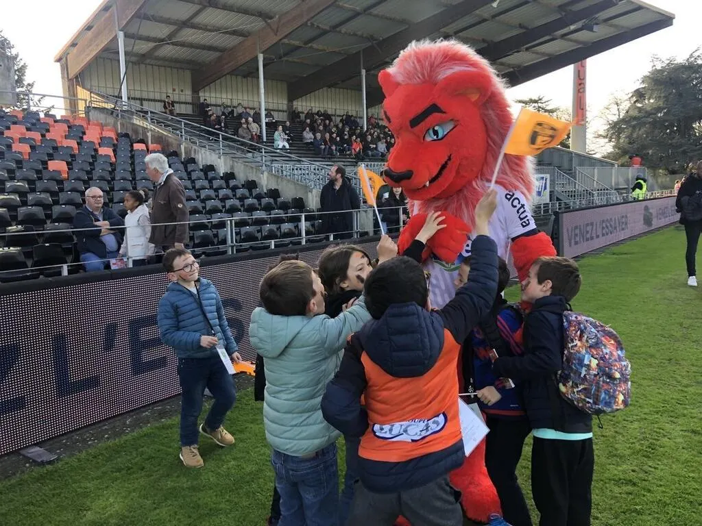 Laval. Un moment festif pour les jeunes supporters au Stade Francis-le-Basser . Sport - Laval ...