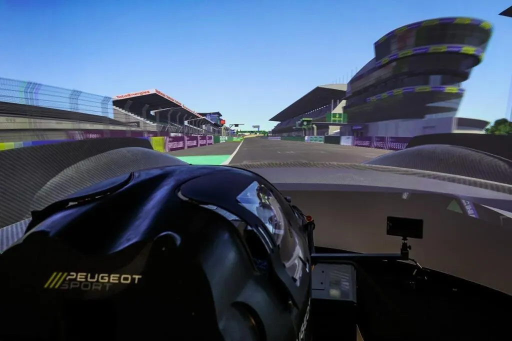 24 Heures du Mans. Dans les coulisses de Peugeot : le simulateur, le ...