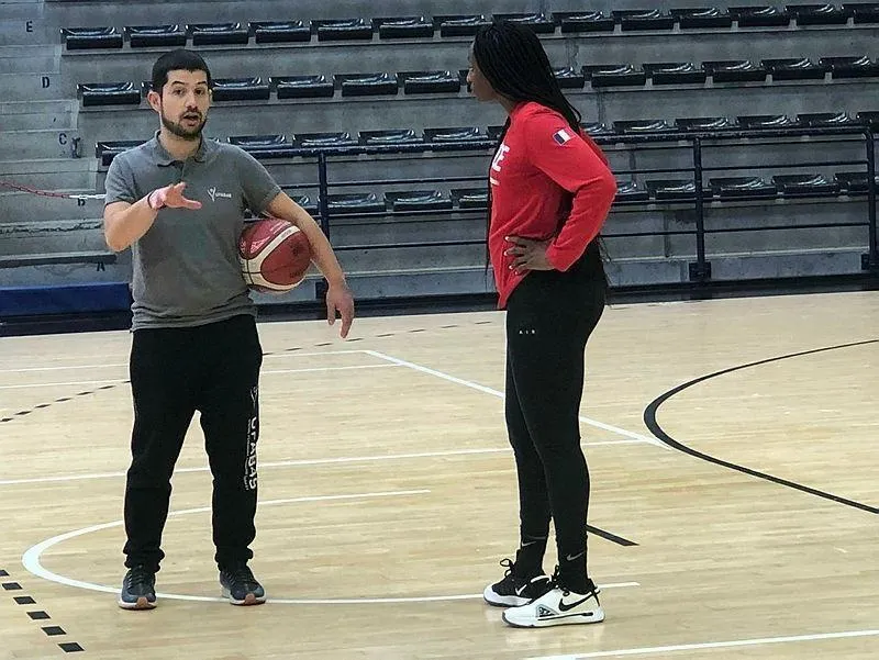 Basket – LFB. Assistant-coach à l’Ufab, Maxime Cesbron pourrait quitter ...