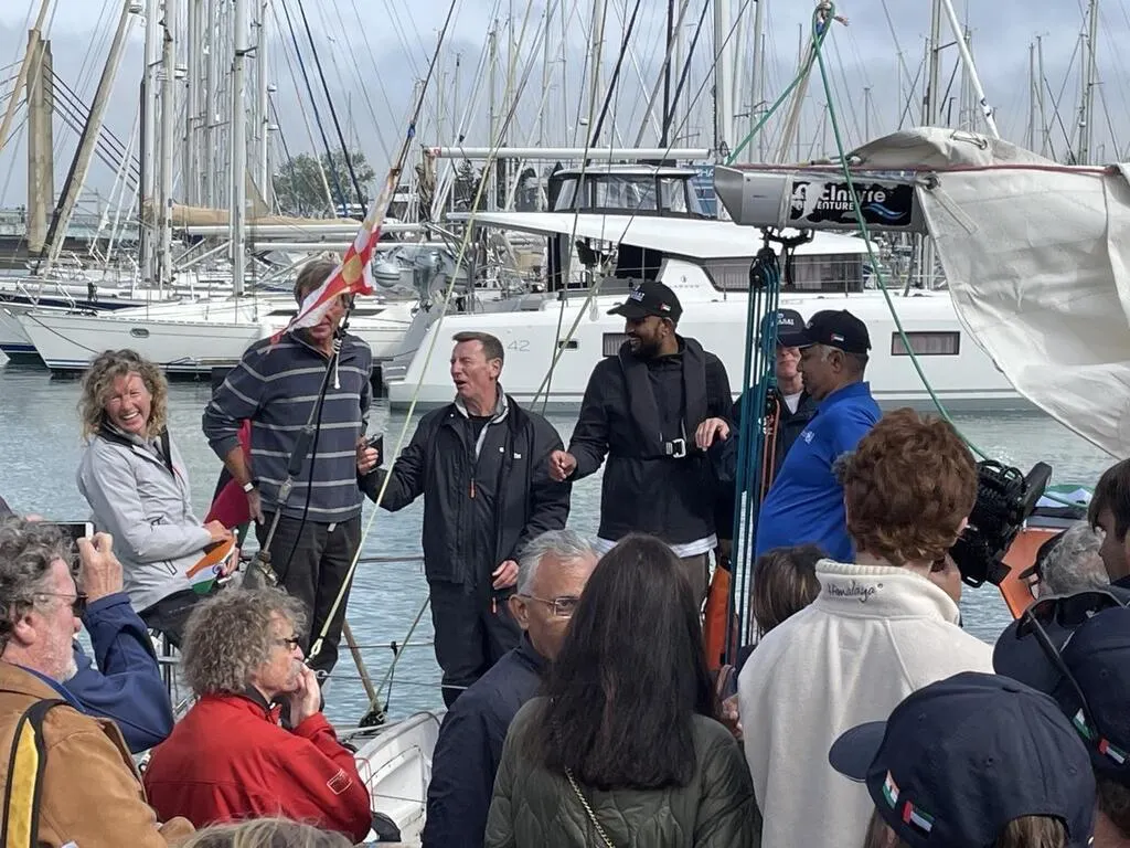 EN IMAGES. Abhilash Tomy, deuxième de la Golden Globe Race, accueilli en héros aux - Les Sables ...