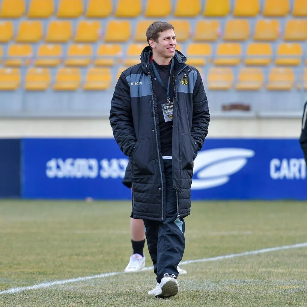 RECIT. Ce rugbyman français formé à Bruz et au REC joue avec l’équipe ...