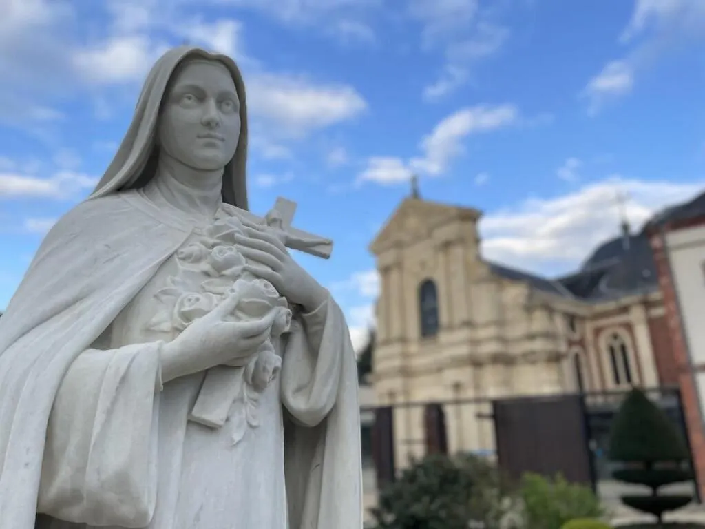 Lisieux célèbre le 100e anniversaire de la béatification de Thérèse ...