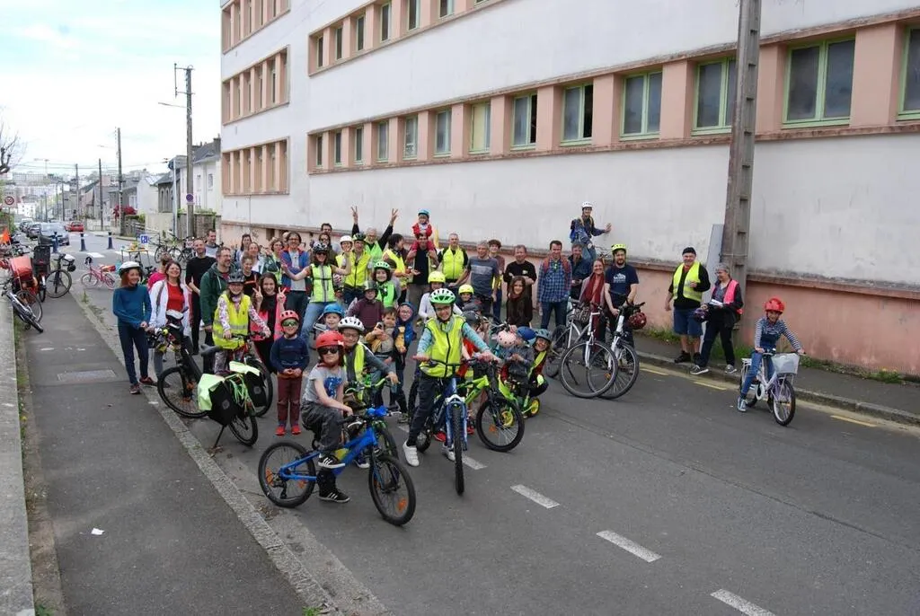 Grand succès pour la Vélorution du printemps à Brest - Brest.maville.com