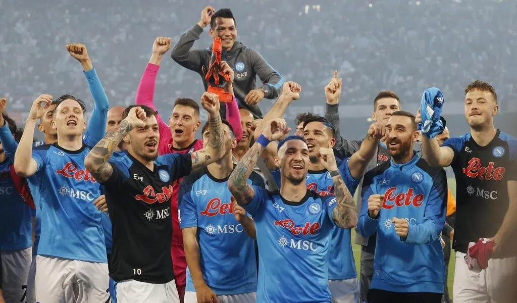 Serie A. Naples bat la Fiorentina et fête dignement son titre de ...