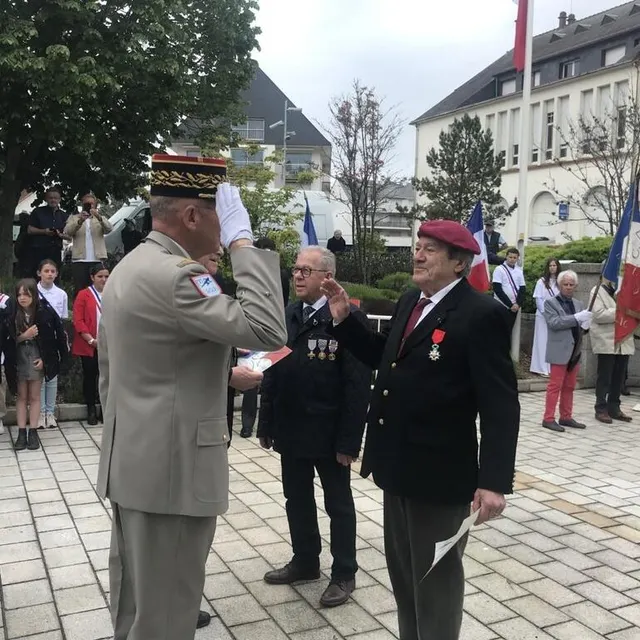 La Baule. Les insignes de la Légion d’honneur et deux diplômes pour le ...