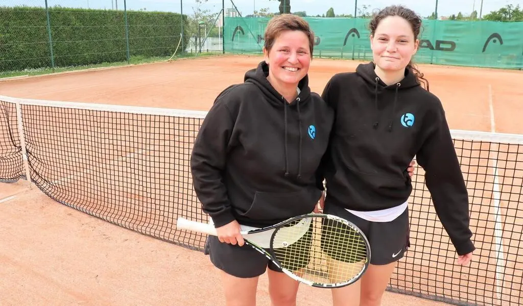 Tennis en Sarthe. Emma et Séverine, finalistes en famille . Sport - Le ...