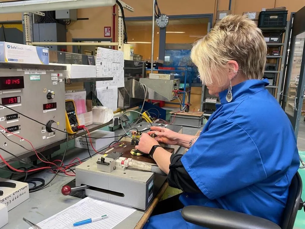 L’entreprise Chauvin Arnoux fabrique des instruments de mesure ...