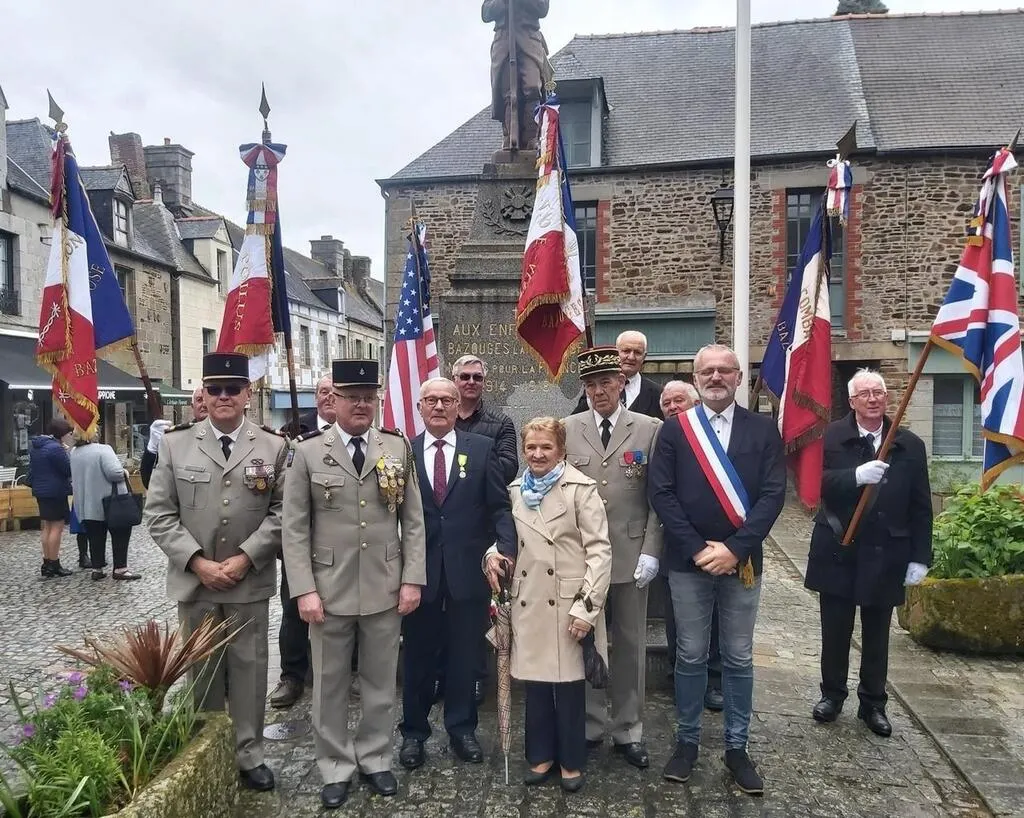 Bazouges-la-Pérouse : la médaille militaire remise à Roger Bobon lors ...