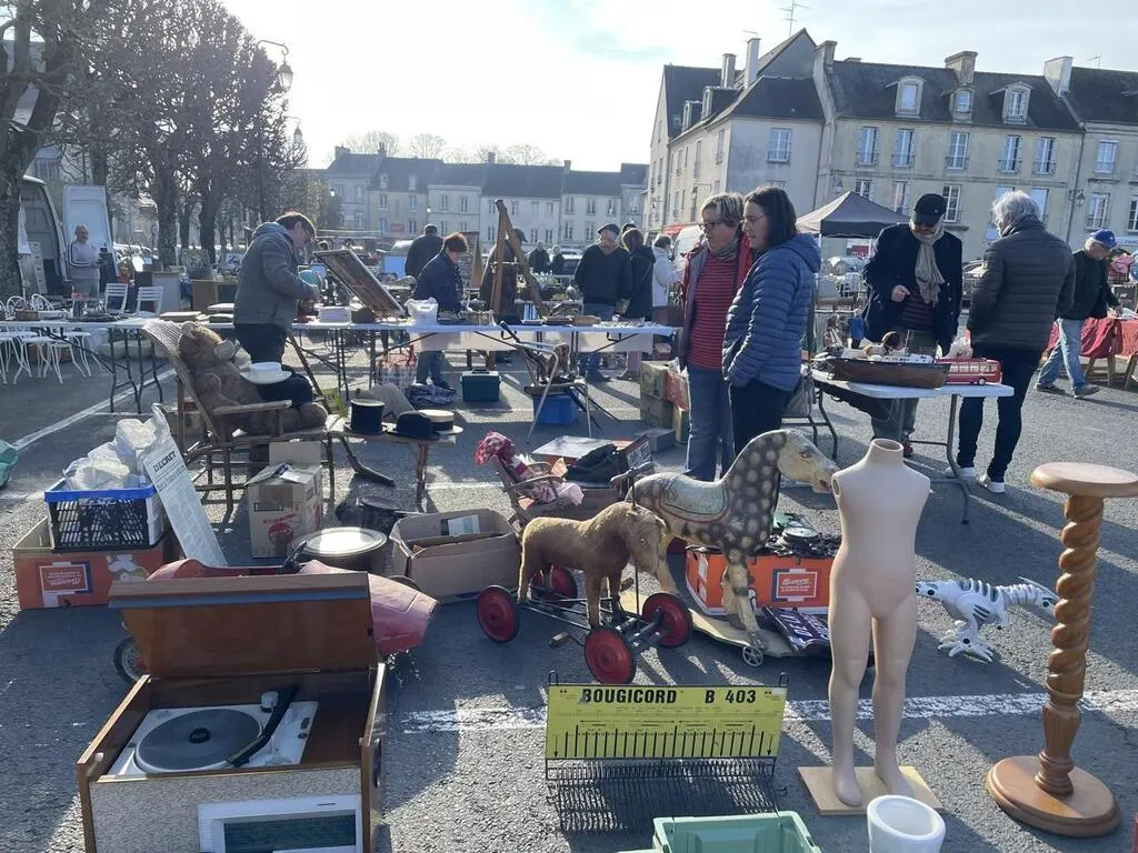Marché aux puces de Bayeux : 2e round dimanche - Caen.maville.com