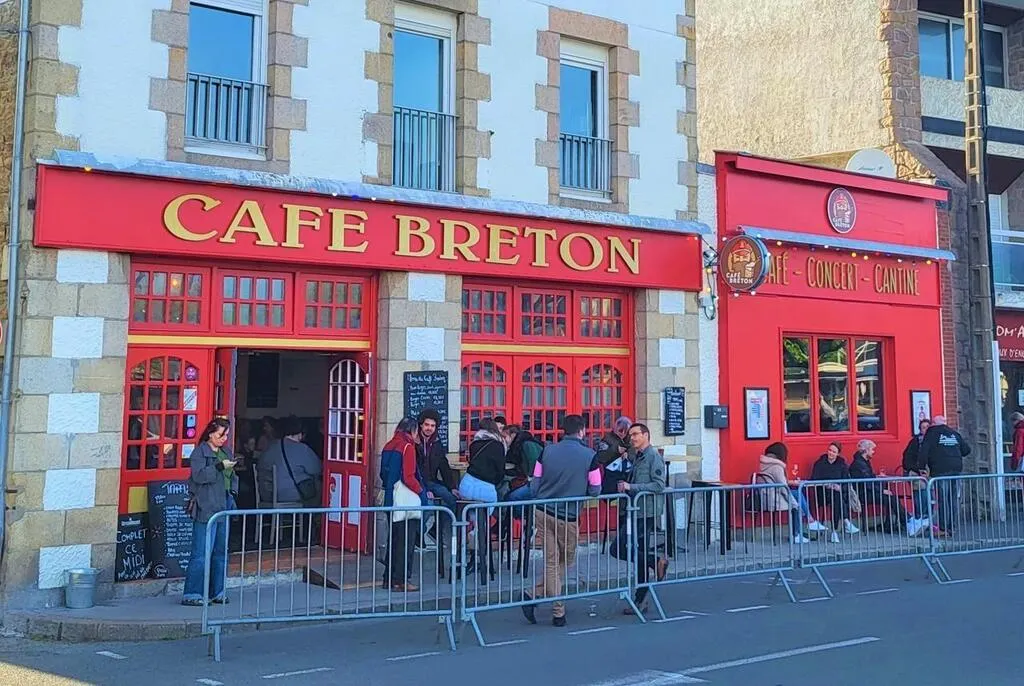 Perros-Guirec. Le Café breton, quatre mois d’existence, déjà une ...