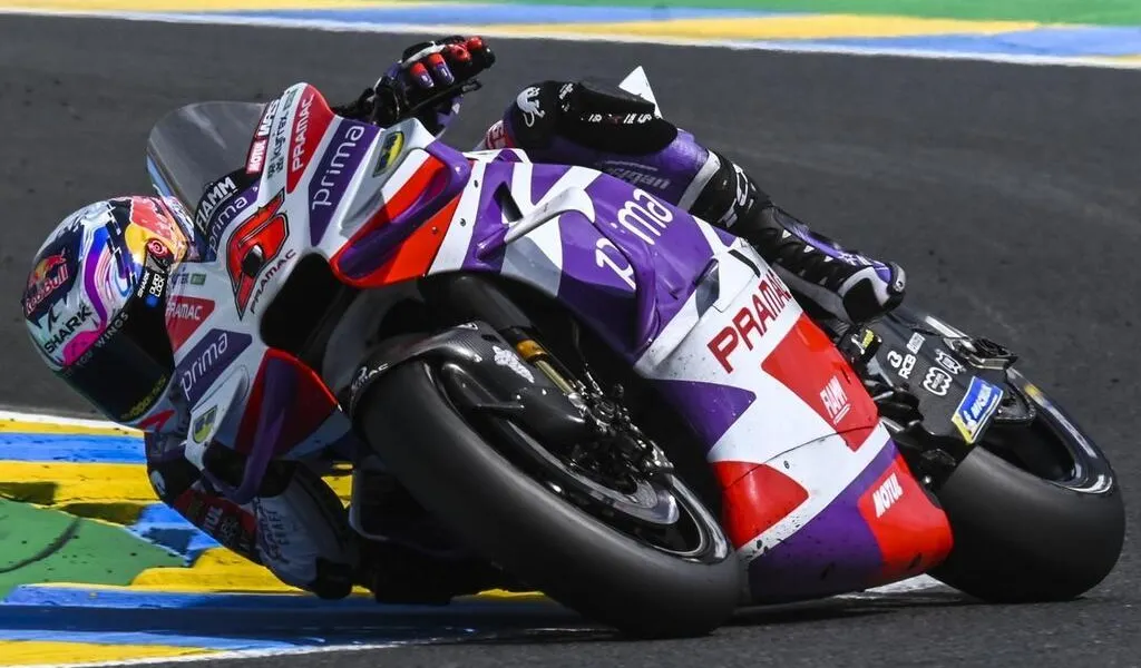 GP de France. Quartararo chute, Zarco emballe la course : les pilotes ...