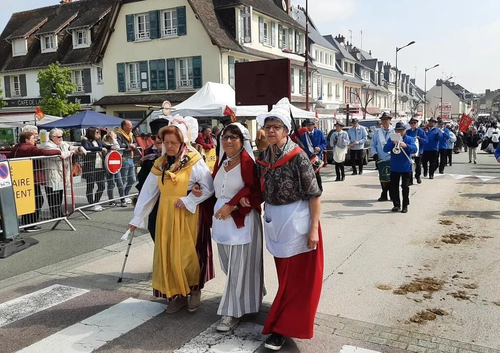 EN IMAGES. À Dozulé, deux manifestations ont célébré la Normandie ...