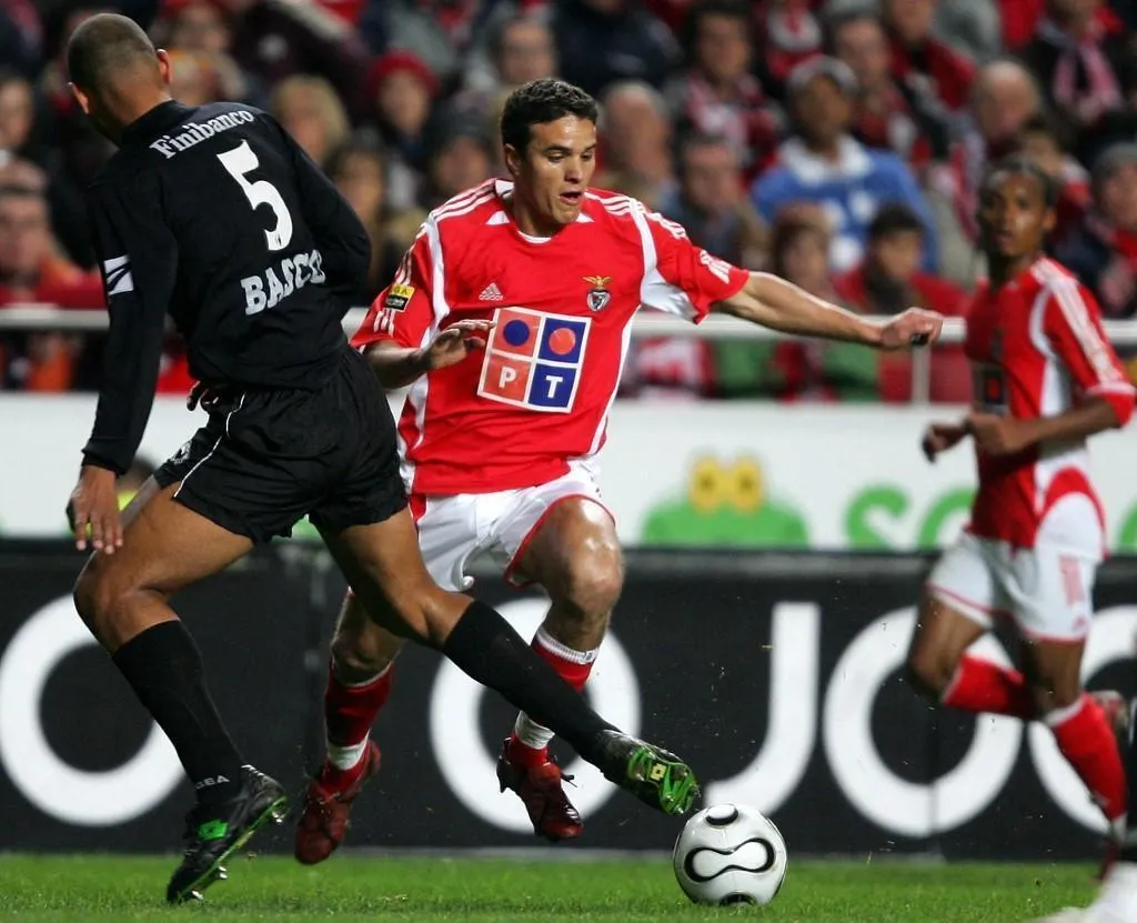 Un maillot, une histoire. Le rouge du Benfica pour attirer les regards ...