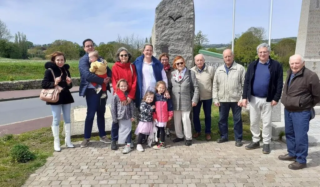 D-Day. Avions écrasés à Tréauville en 1943 : les descendants de Dirk ...