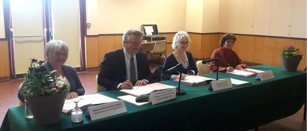 Putanges-le-Lac. Signature de la convention Petites villes de demain ...