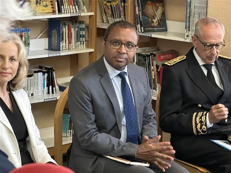 Pap Ndiaye en Normandie : le ministre arrive dans le Calvados attendu par quelques manifestants ...