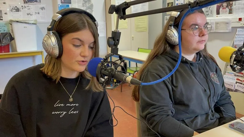 Bayeux. Au lycée Arcisse-de-Caumont, la radio prend durablement ses quartiers - Caen.maville.com